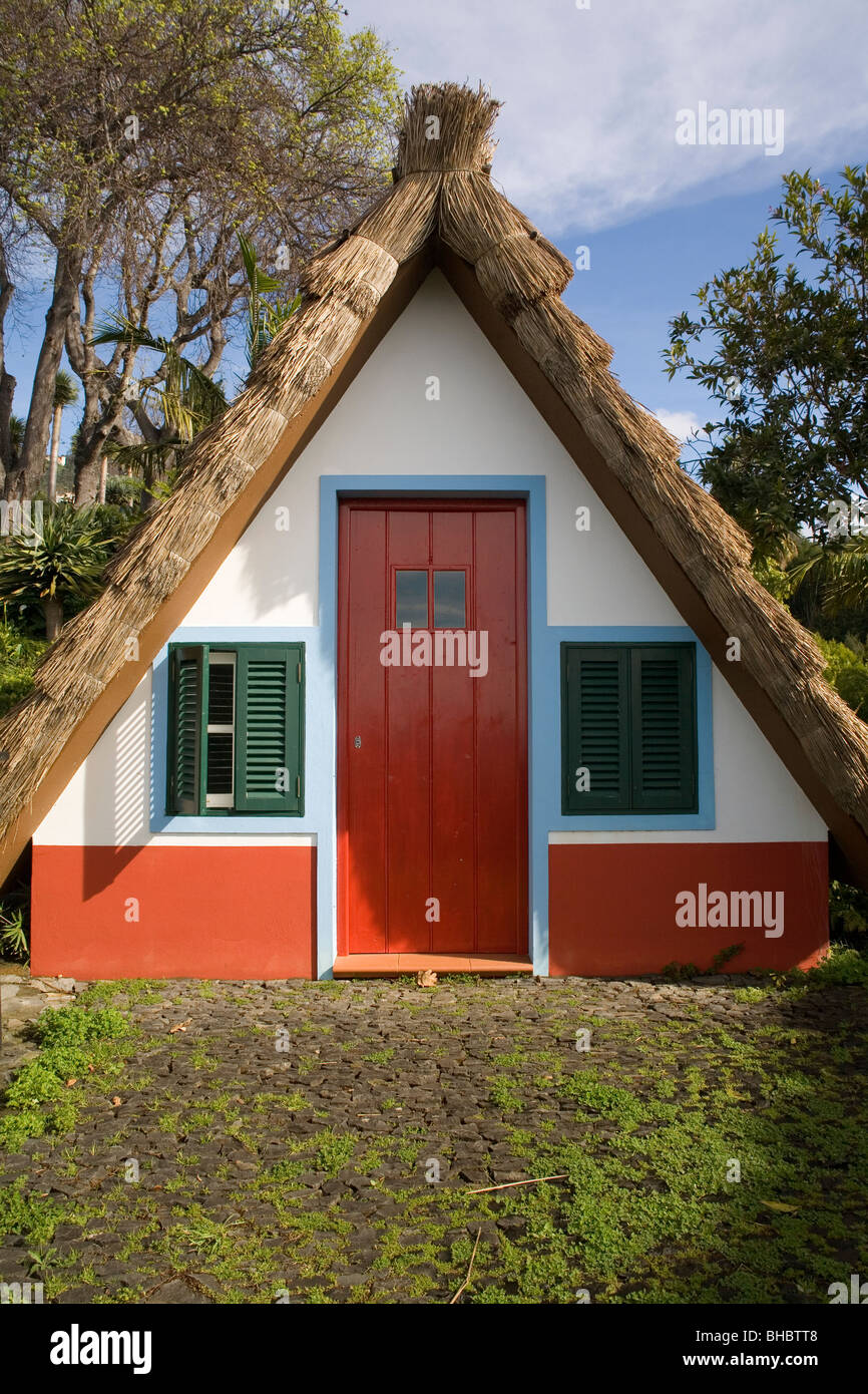 Madeira madeira cottage cottage cottage hi-res stock photography and ...