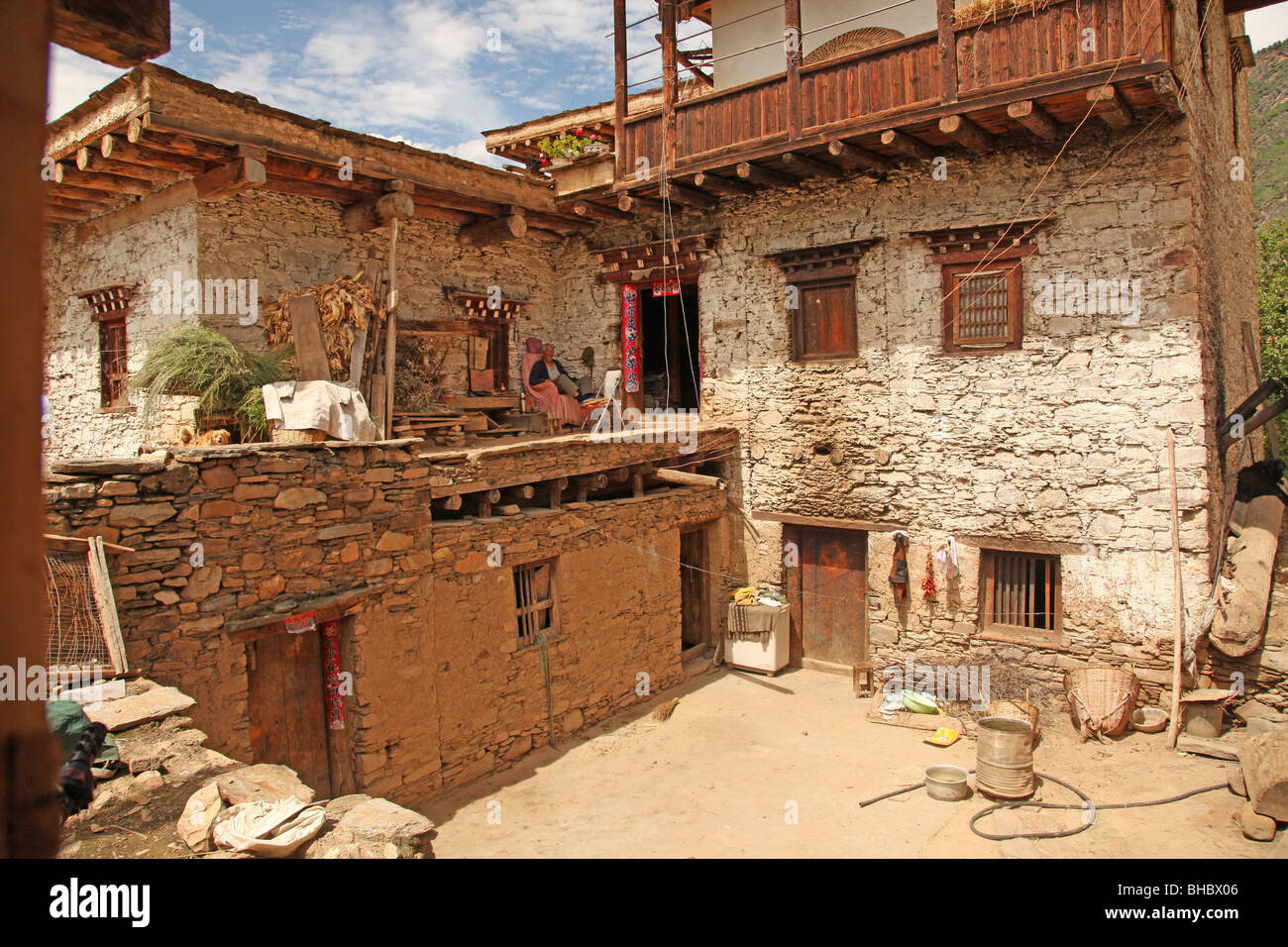 Sichuan tibet traditional house hi-res stock photography and images - Alamy