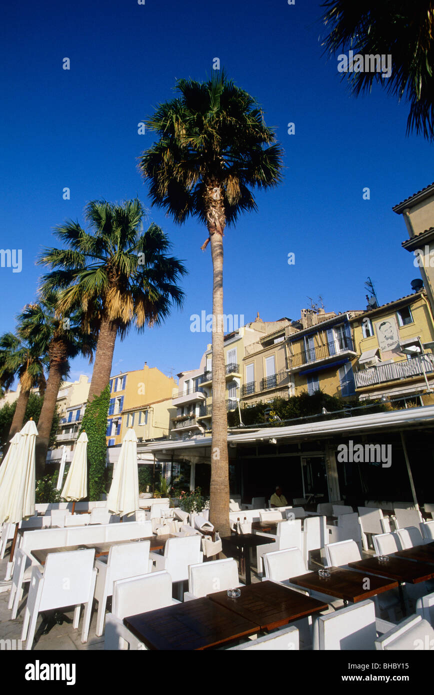 The summer time french riviera hi-res stock photography and images - Alamy