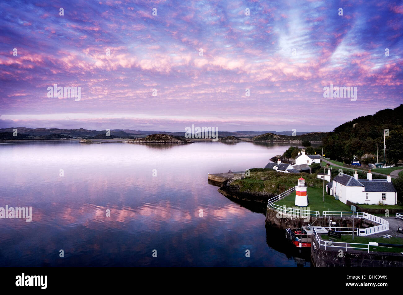 Crinan sea lock hi-res stock photography and images - Alamy