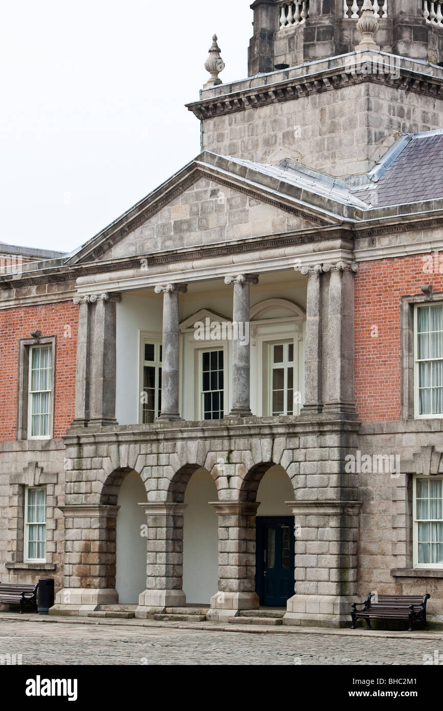 Dublin castle sculpture hi-res stock photography and images - Alamy