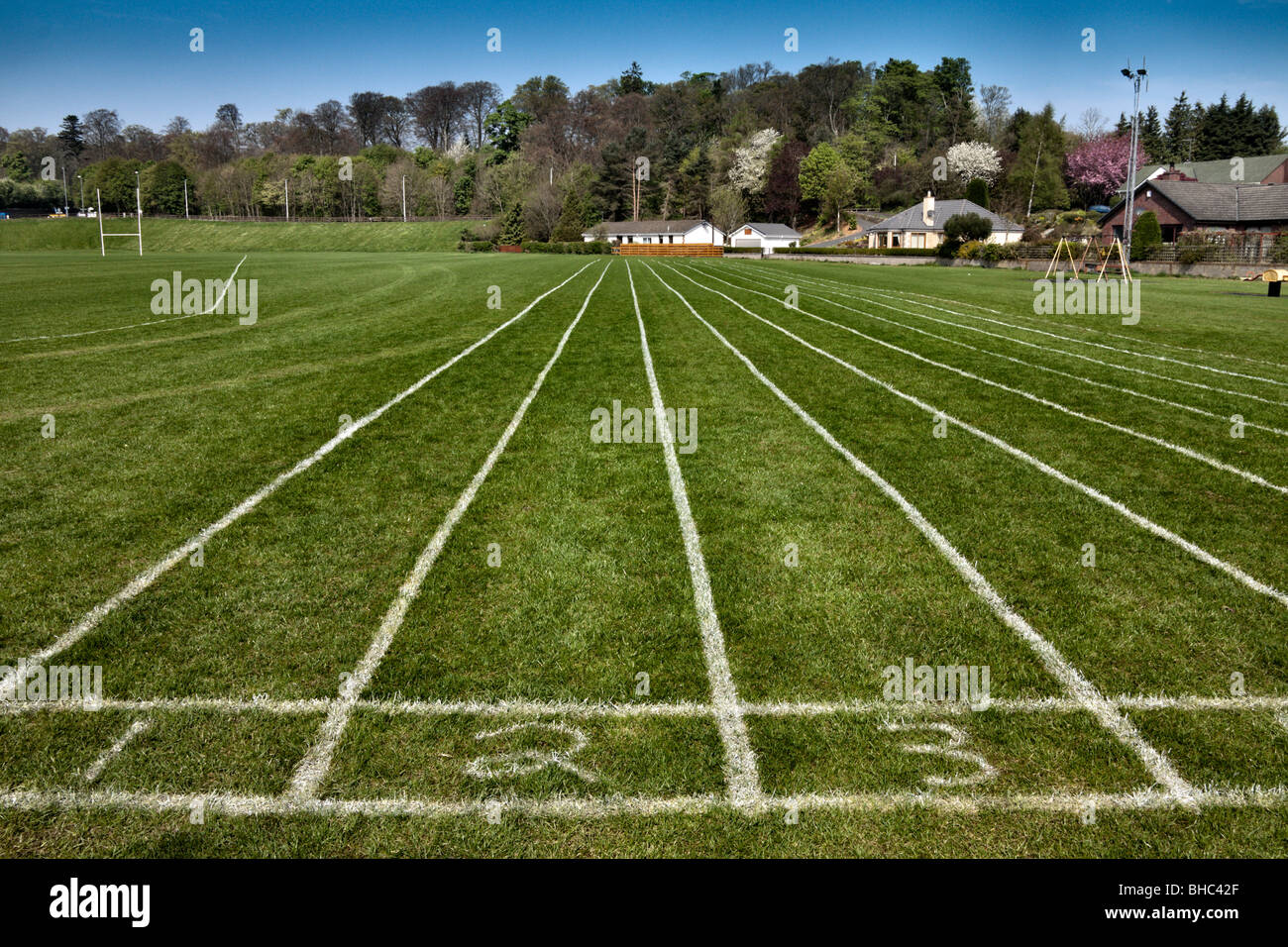 Sports field - starting grid for sprint running with 1 2 3 figures ...