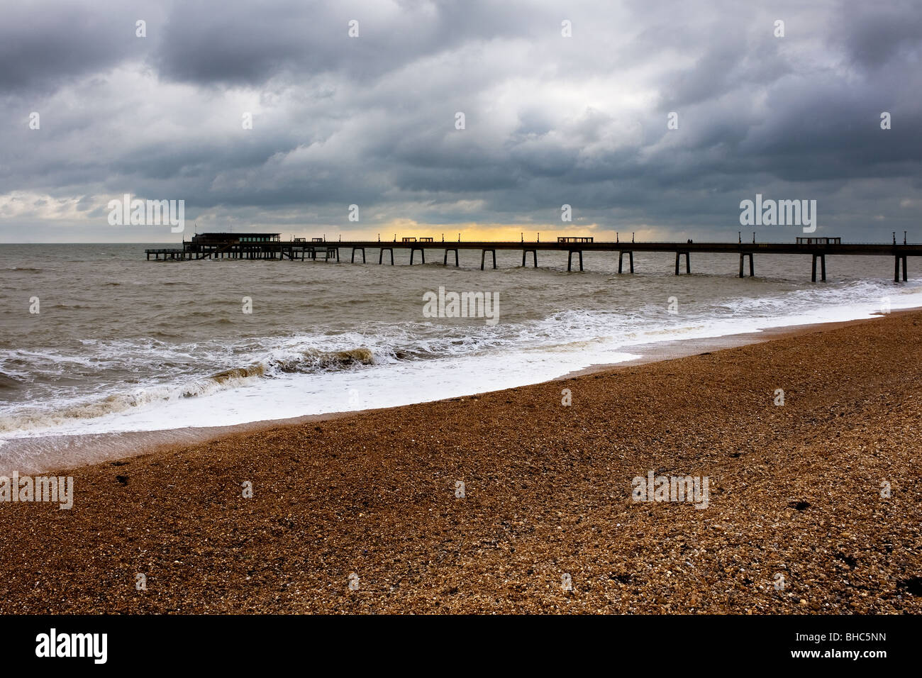 Deal pier hi-res stock photography and images - Alamy