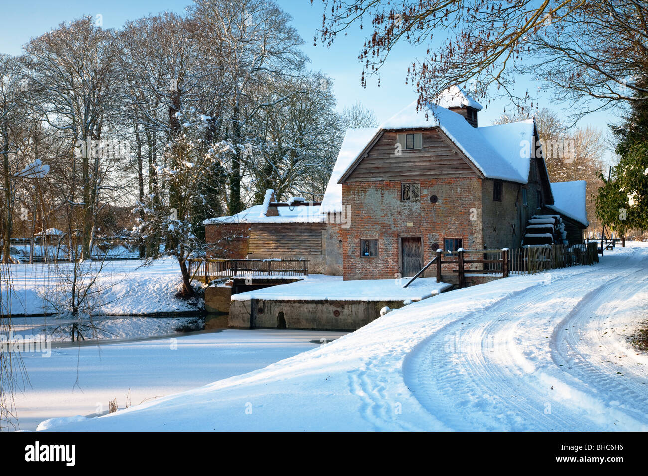 Mapledurham snow hi-res stock photography and images - Alamy
