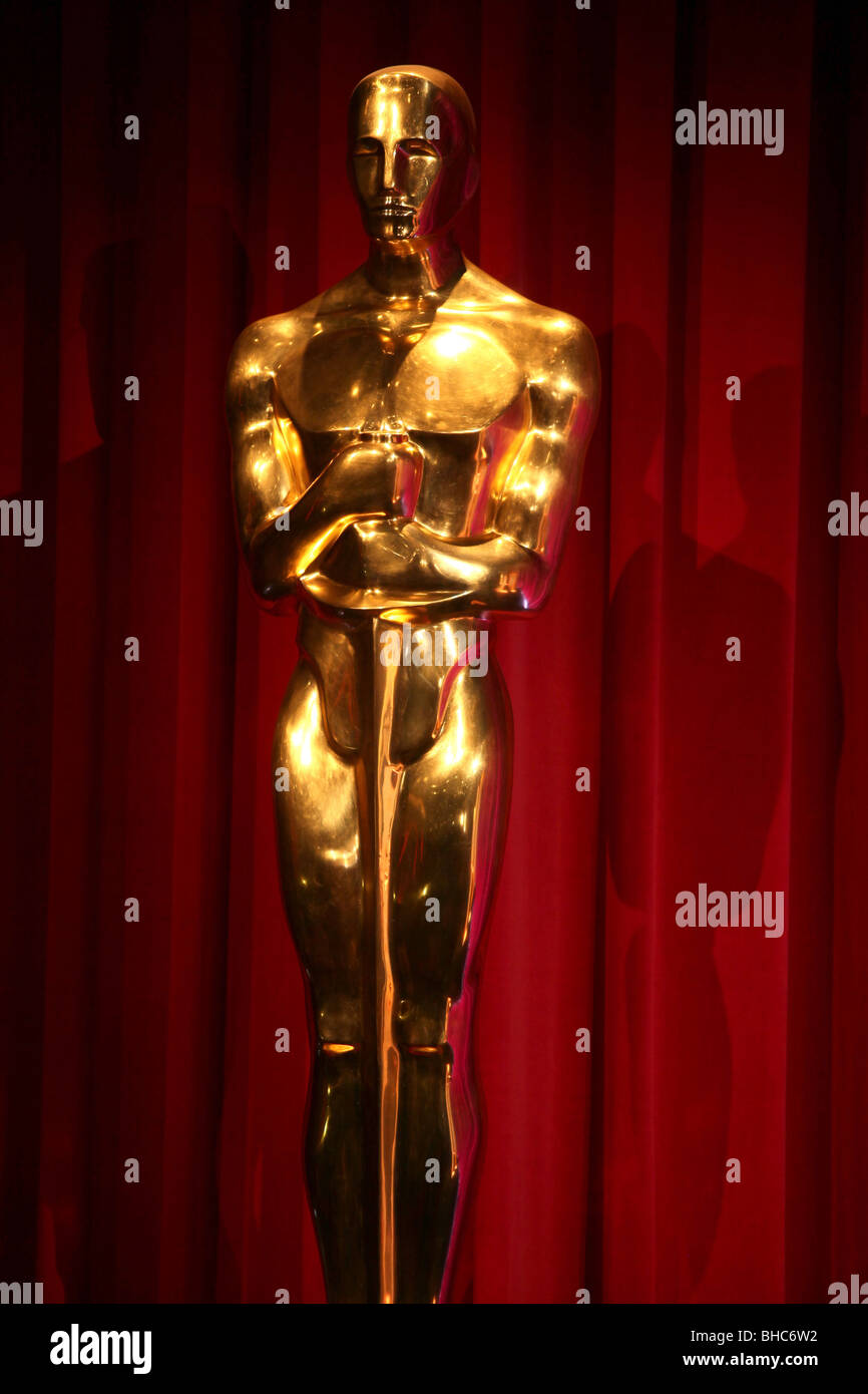 Oscar academy award statue hi-res stock photography and images - Alamy
