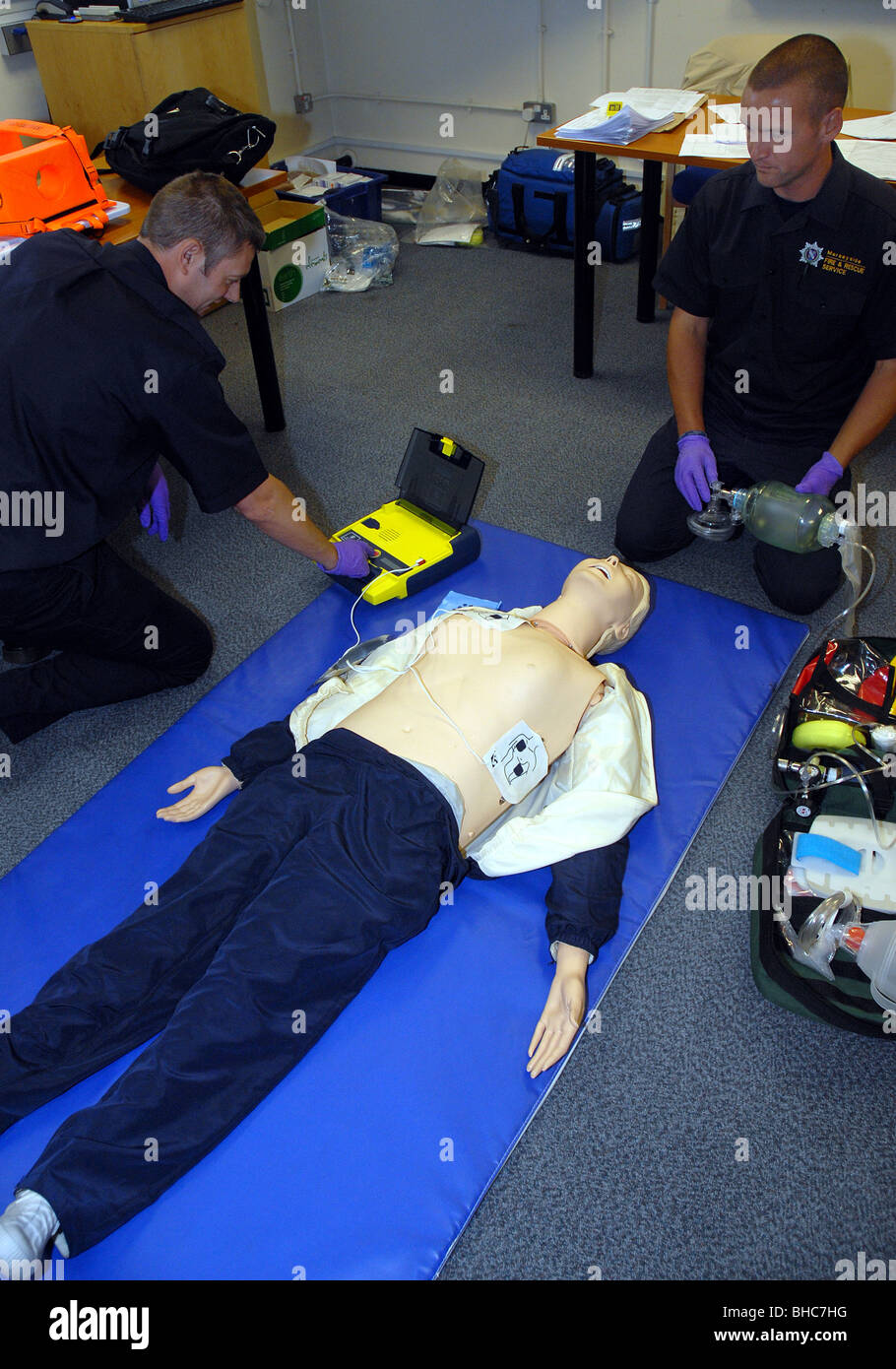 Aed monitor hi-res stock photography and images - Alamy