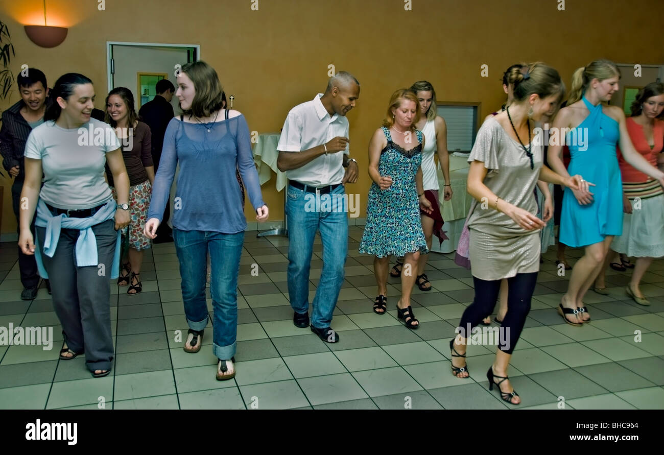 Crowd moving cities teenagers hi-res stock photography and images - Alamy