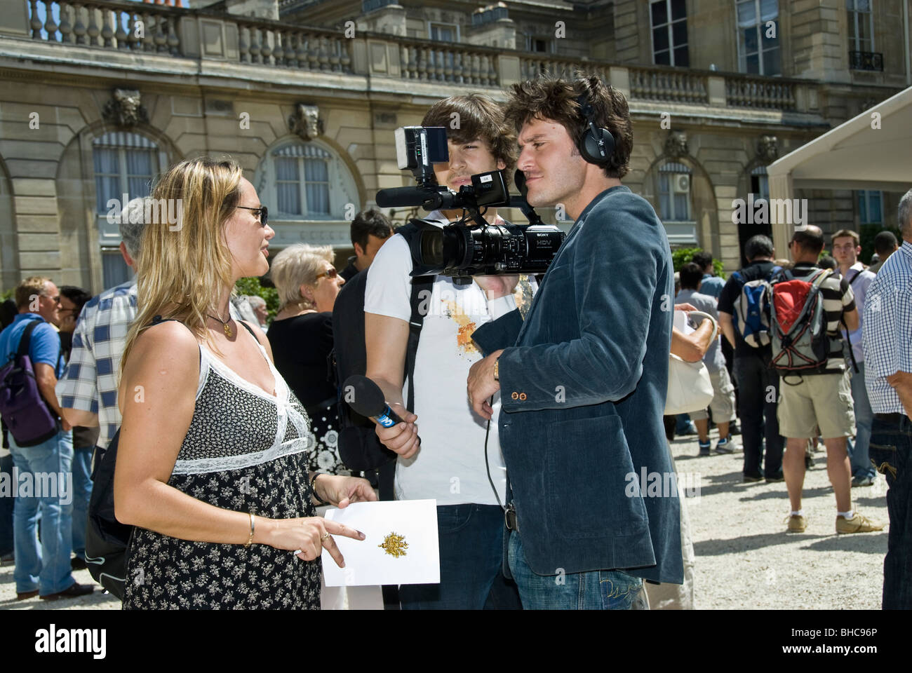 T v news crew hi-res stock photography and images - Alamy