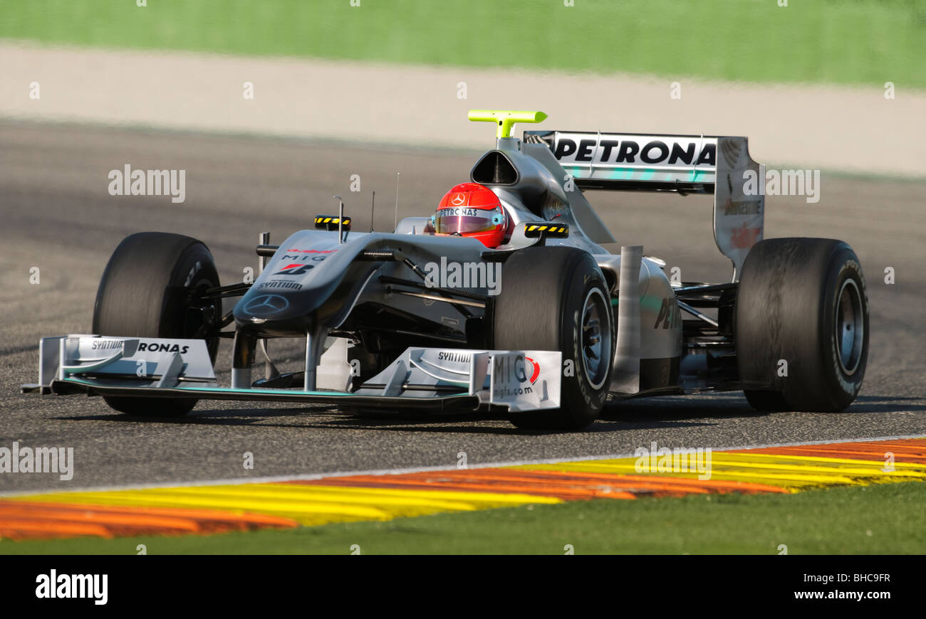 Michael SCHUMACHER testdrives the Mercedes MGP W01 Formula 1 race car ...