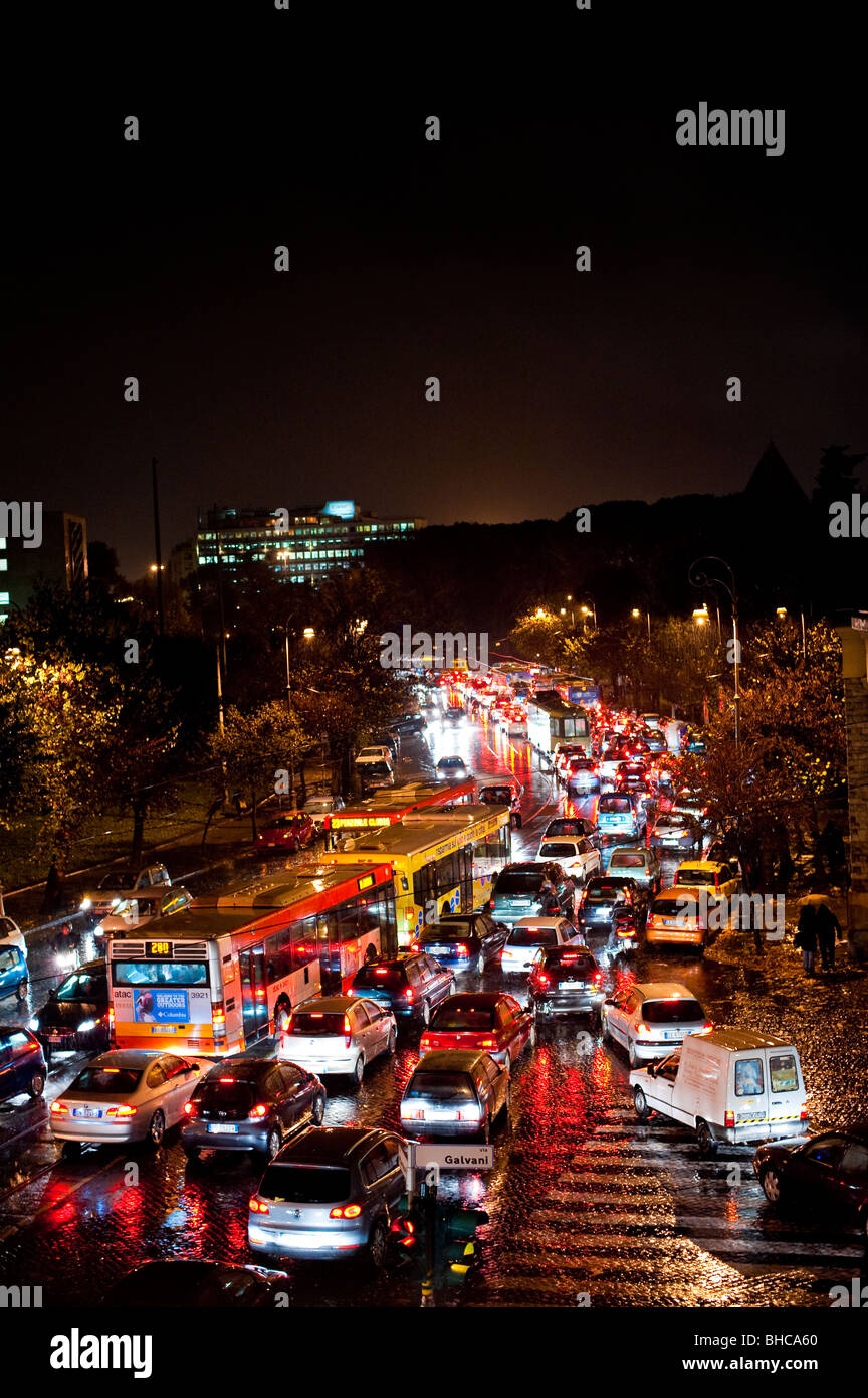 Italy traffic cars busy rome hi-res stock photography and images - Alamy