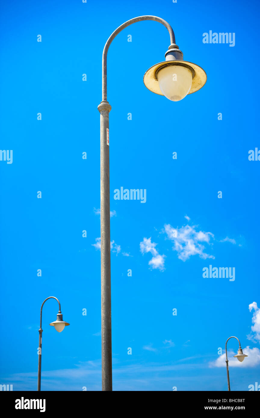 Lamp posts hi-res stock photography and images - Alamy