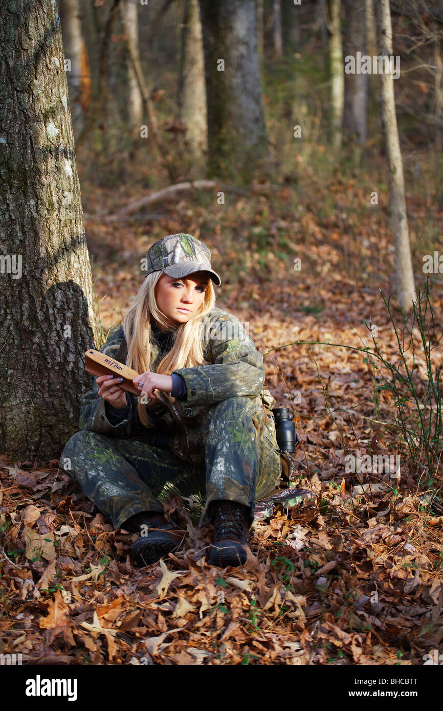 YOUNG WOMAN 21 Y.O. FEMALE TURKEY HUNTER IN CAMOFLAUGE SHOTGUN Stock ...