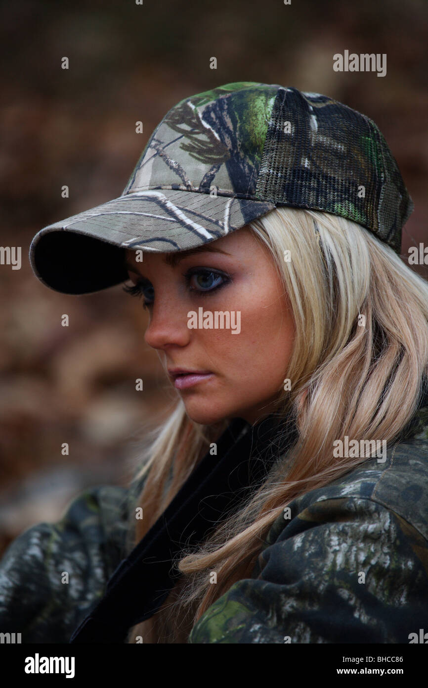 YOUNG WOMAN 21 Y.O. FEMALE TURKEY HUNTER IN CAMOFLAUGE SHOTGUN Stock ...