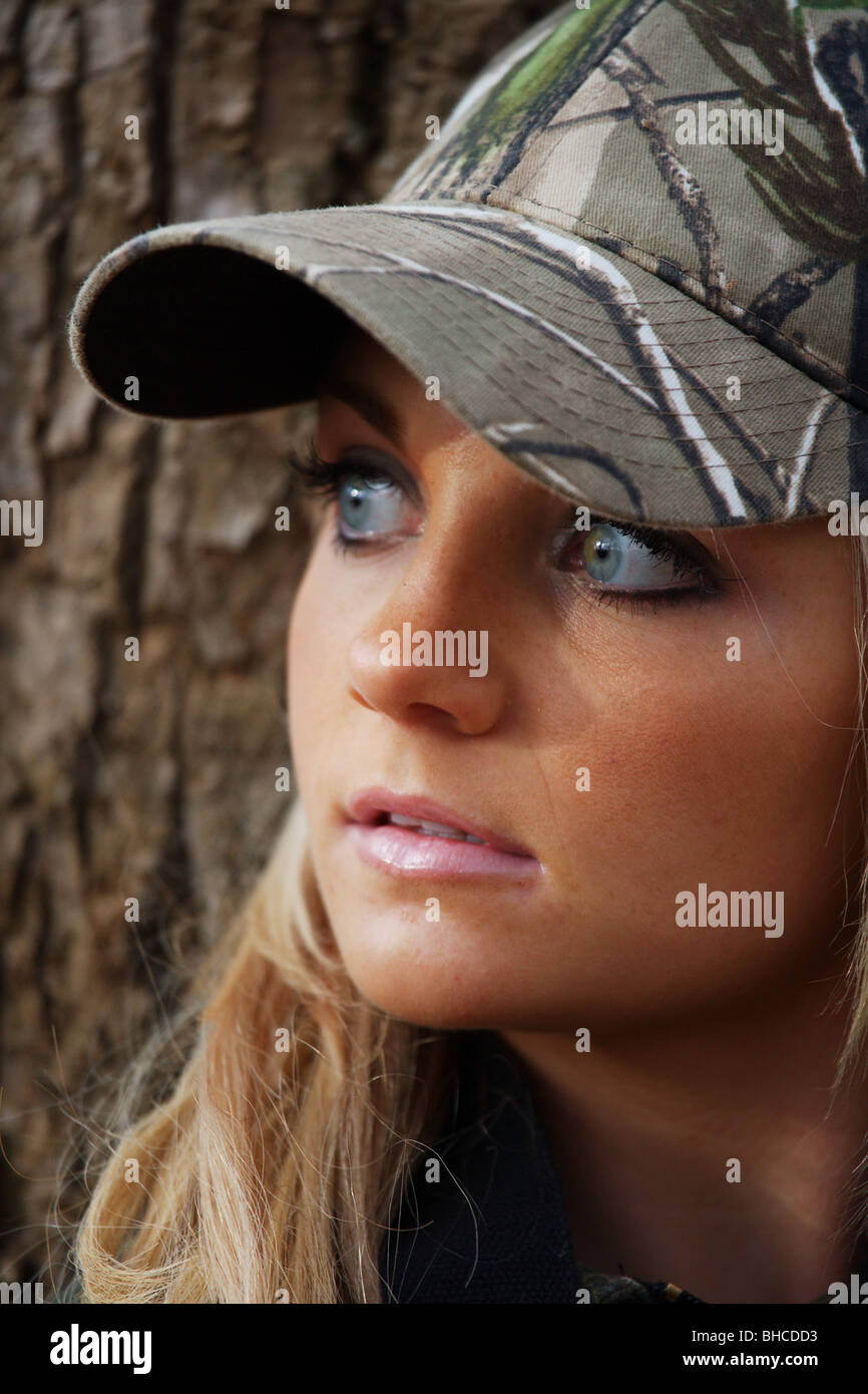 YOUNG WOMAN 21 Y.O. FEMALE TURKEY HUNTER IN CAMOFLAUGE SHOTGUN Stock ...