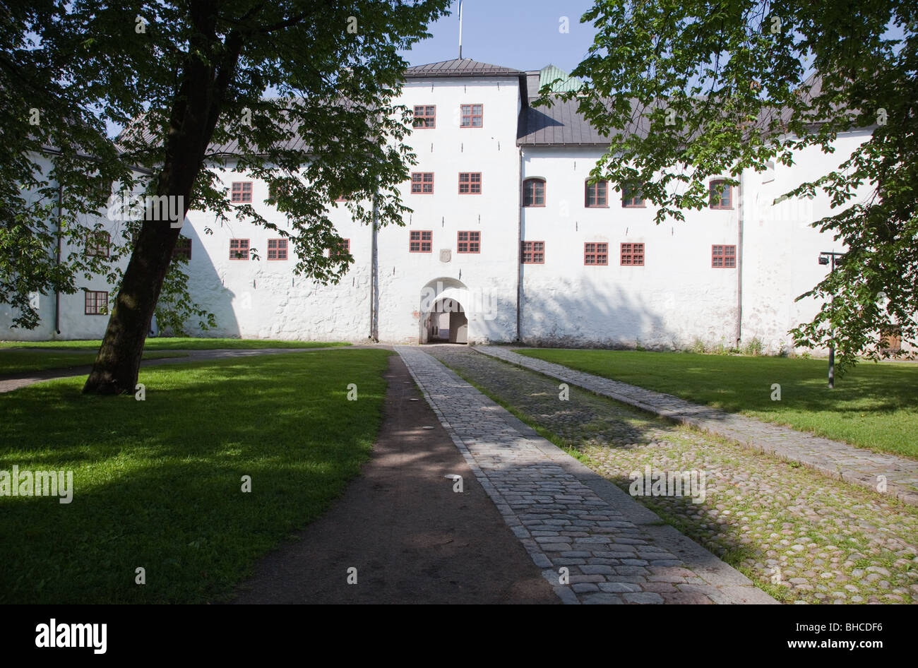 Old castle building hi-res stock photography and images - Alamy