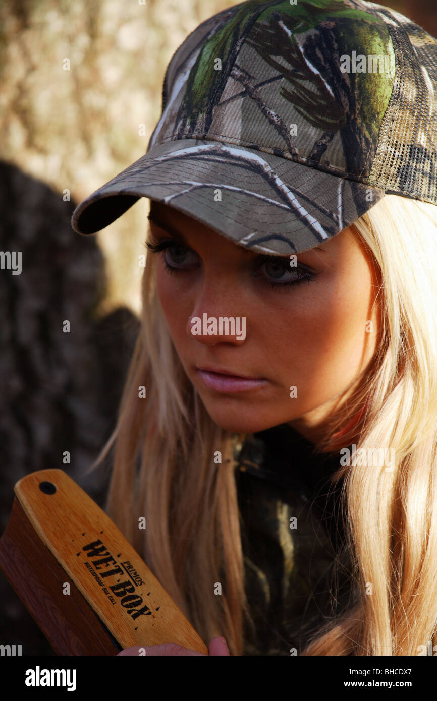 YOUNG WOMAN 21 Y.O. FEMALE TURKEY HUNTER IN CAMOFLAUGE SHOTGUN Stock ...