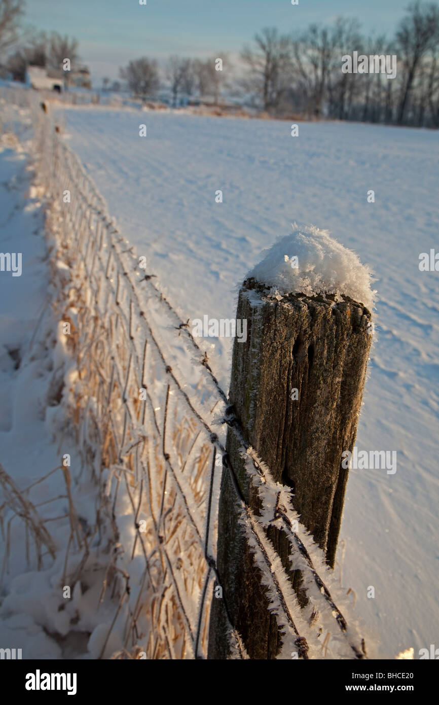 Farm fence snow hi-res stock photography and images - Alamy