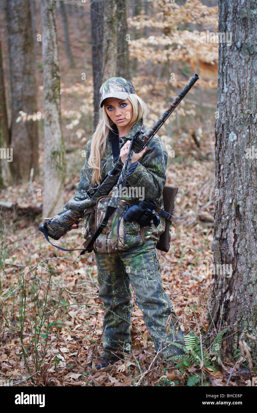 YOUNG WOMAN 21 Y.O. FEMALE TURKEY HUNTER IN CAMOFLAUGE SHOTGUN Stock ...