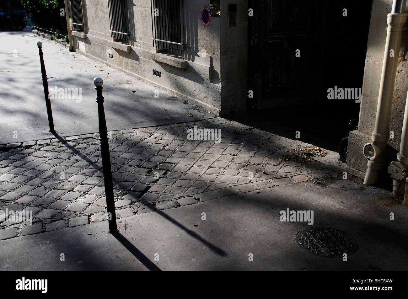 Bollards pavement hi-res stock photography and images - Alamy