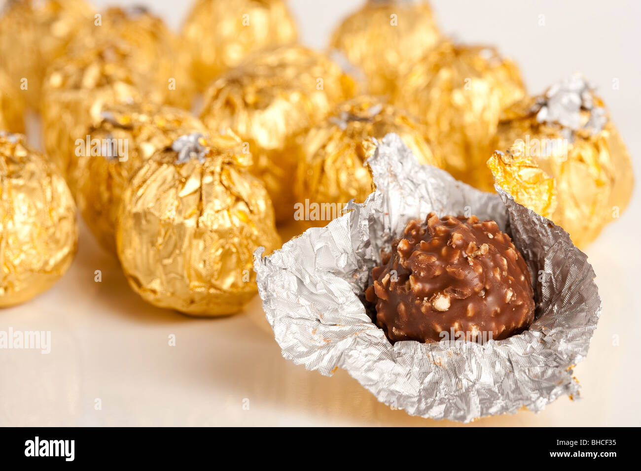 Wrapped candy hi-res stock photography and images - Alamy