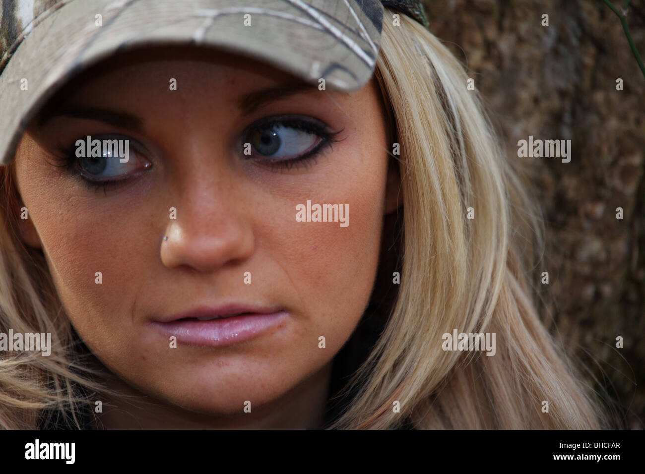 YOUNG WOMAN 21 Y.O. FEMALE TURKEY HUNTER IN CAMOFLAUGE SHOTGUN Stock ...