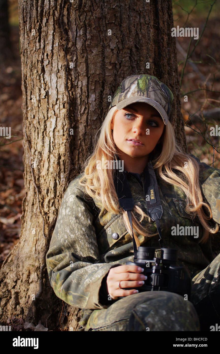 YOUNG WOMAN 21 Y.O. FEMALE TURKEY HUNTER IN CAMOFLAUGE SHOTGUN Stock ...