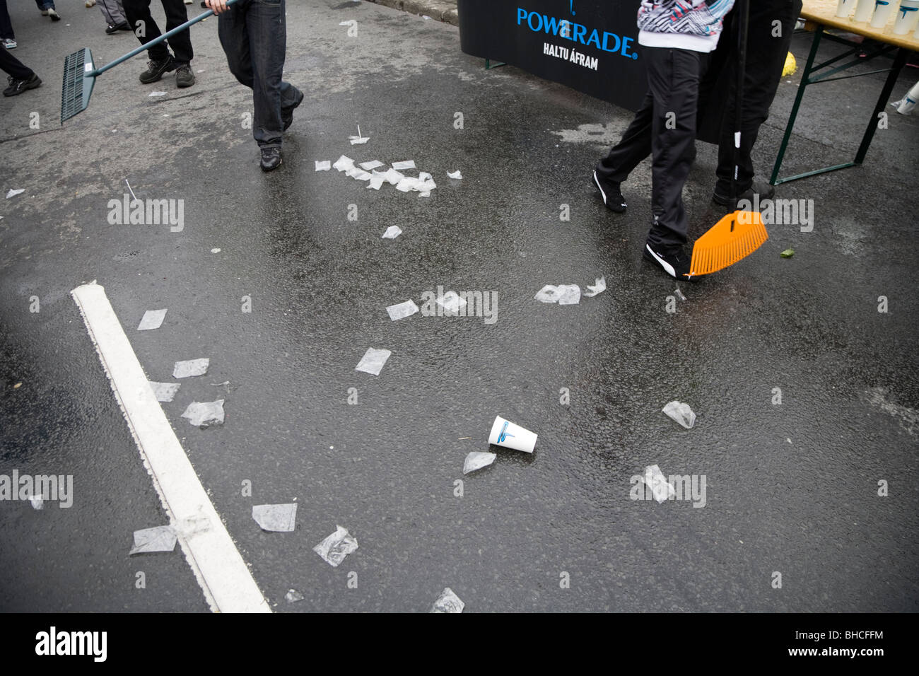 Litter trash garbage marathon hi-res stock photography and images - Alamy