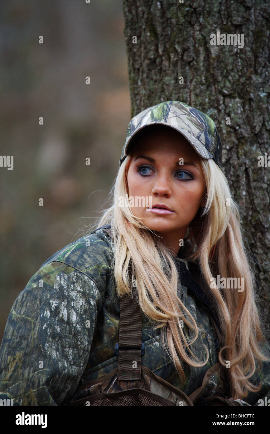 YOUNG WOMAN 21 Y.O. FEMALE TURKEY HUNTER IN CAMOFLAUGE SHOTGUN Stock ...