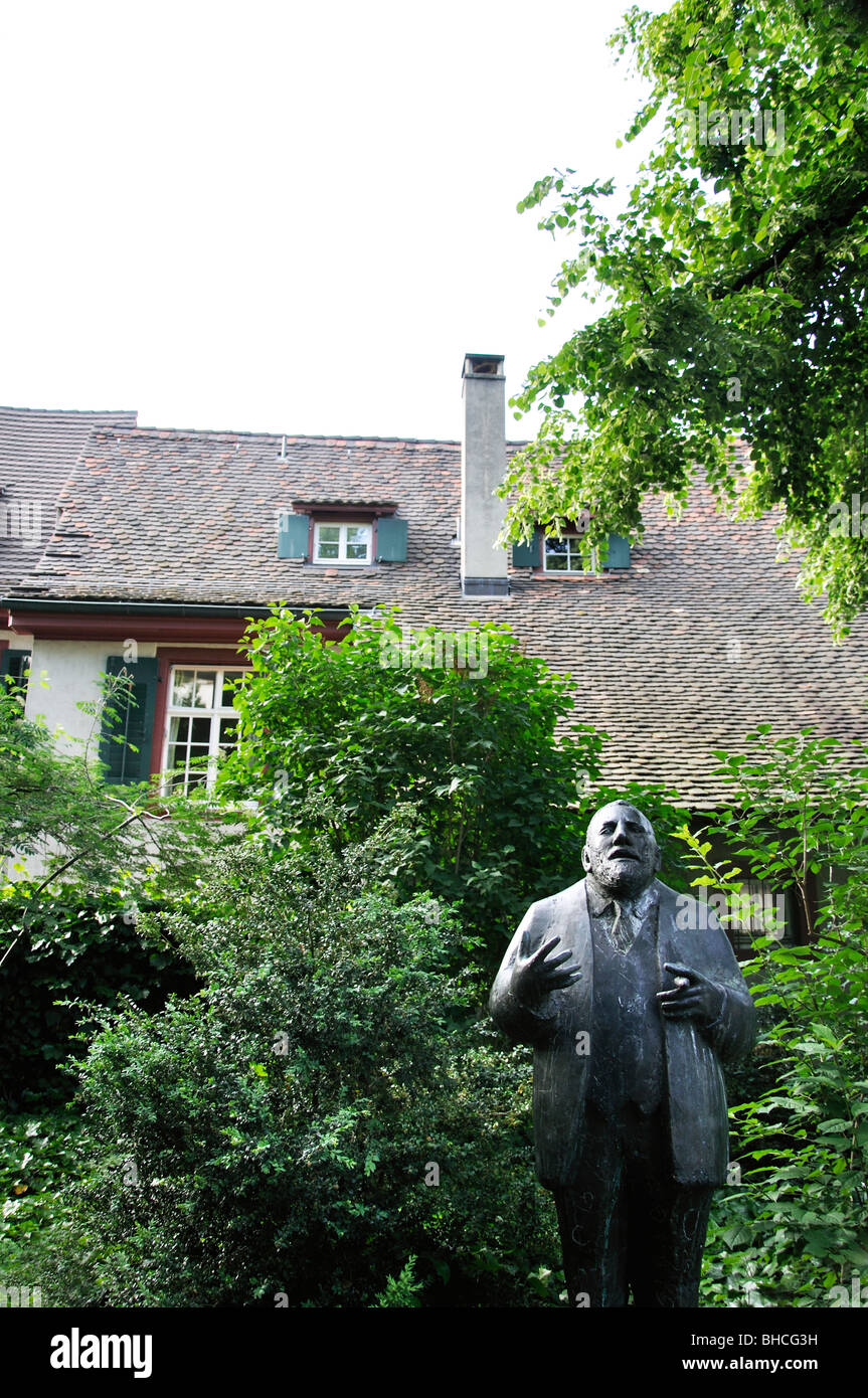 Rudolf statue hi-res stock photography and images - Alamy