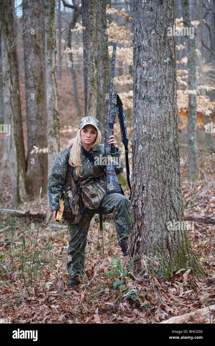 YOUNG WOMAN 21 Y.O. FEMALE TURKEY HUNTER IN CAMOFLAUGE SHOTGUN Stock ...