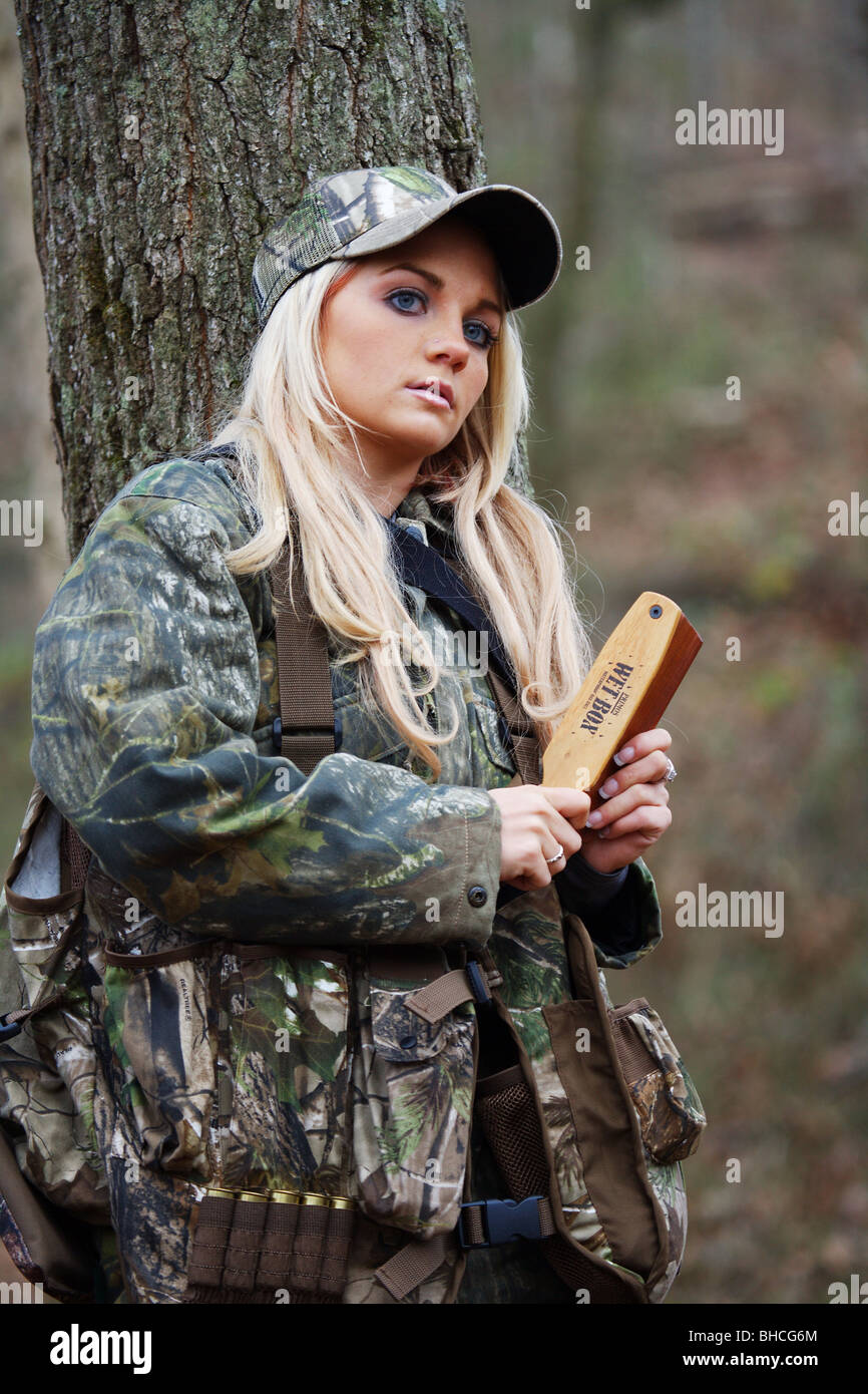 YOUNG WOMAN 21 Y.O. FEMALE TURKEY HUNTER IN CAMOFLAUGE SHOTGUN Stock ...