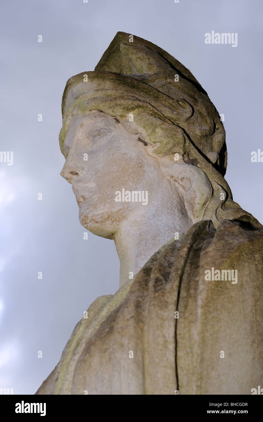 Roman baths bath statue hi-res stock photography and images - Alamy
