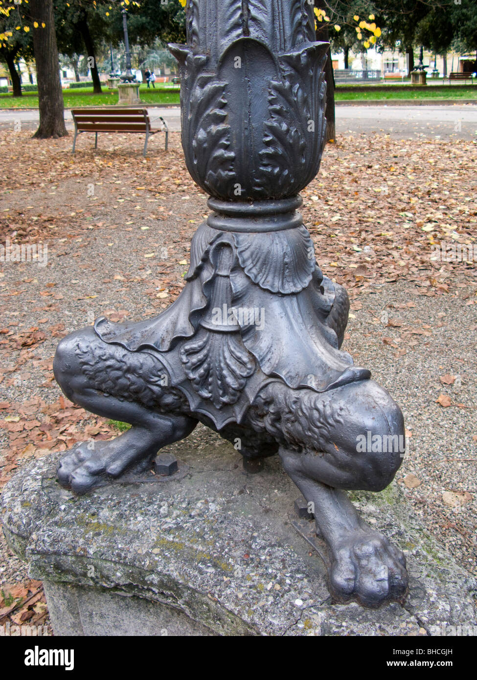 Ornate streetlamp hi-res stock photography and images - Alamy