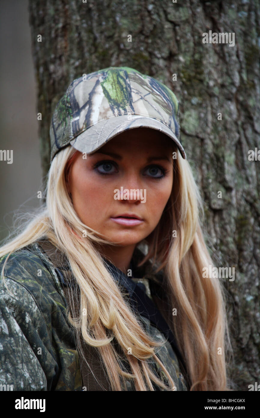 YOUNG WOMAN 21 Y.O. FEMALE TURKEY HUNTER IN CAMOFLAUGE SHOTGUN Stock ...