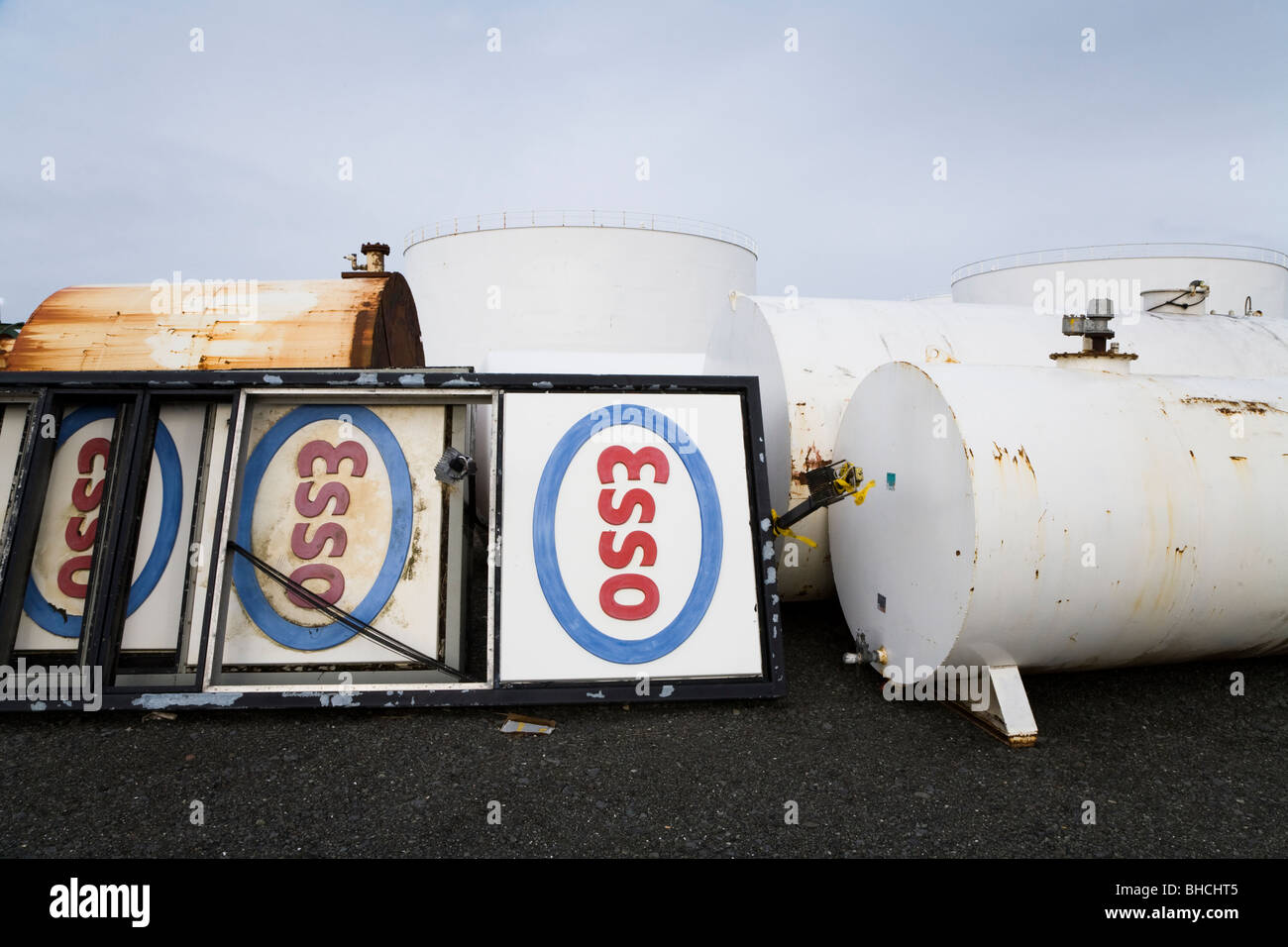 Empty oil storage tanks hi-res stock photography and images - Alamy