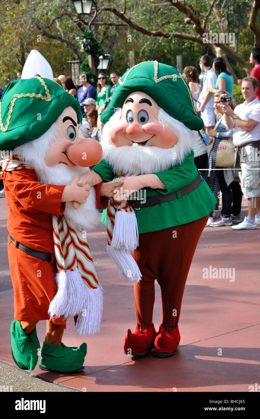 Disney character dwarf hi-res stock photography and images - Alamy