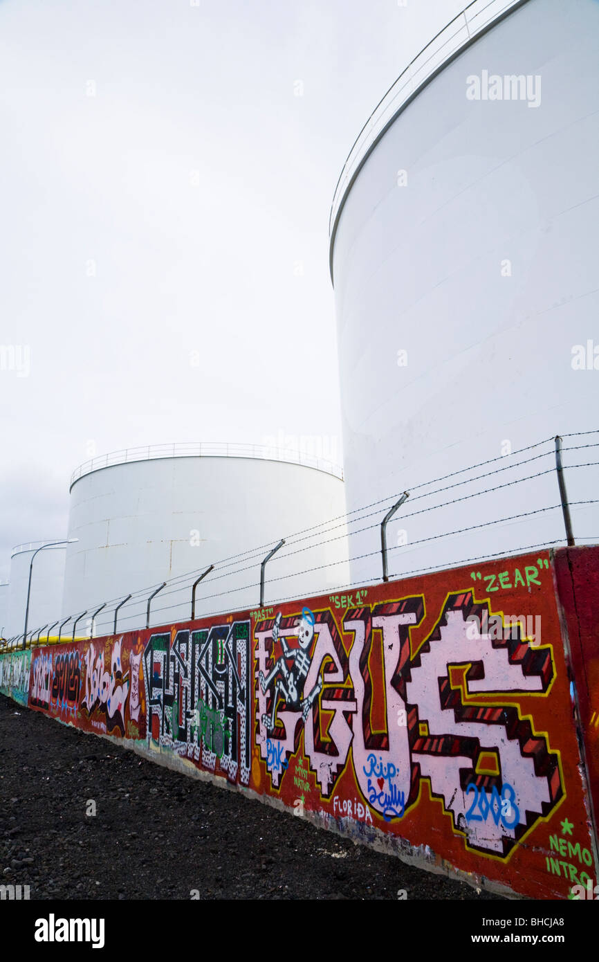 Empty oil tanks hi-res stock photography and images - Alamy