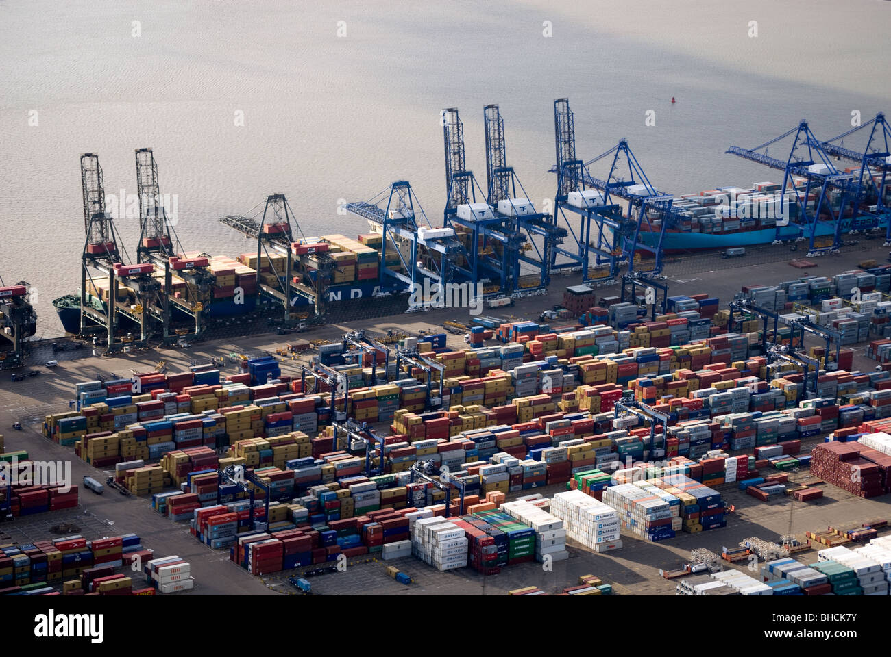 Loading operations container ships hi-res stock photography and images ...