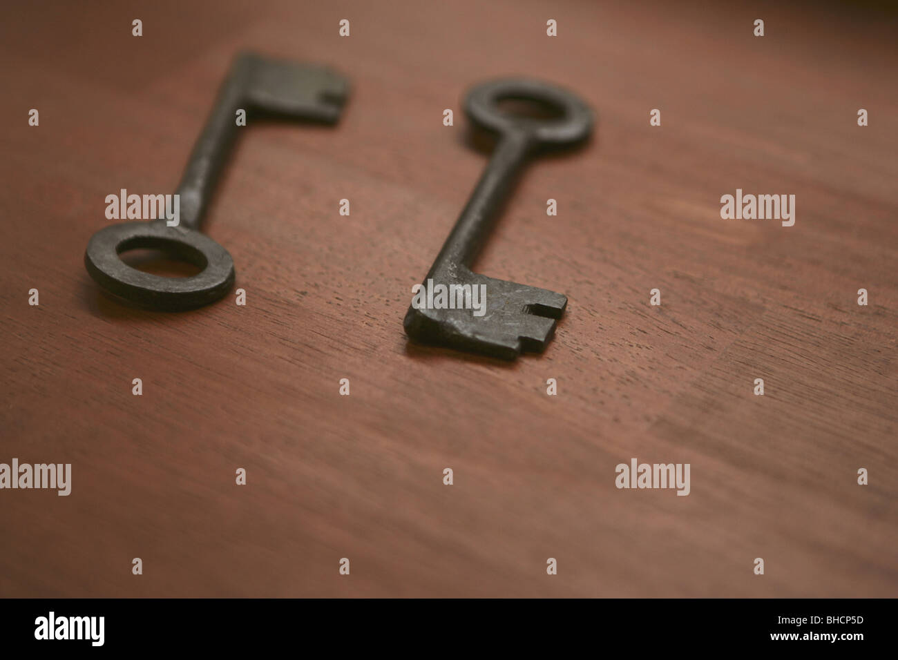 Rusted keys close up Stock Photo - Alamy