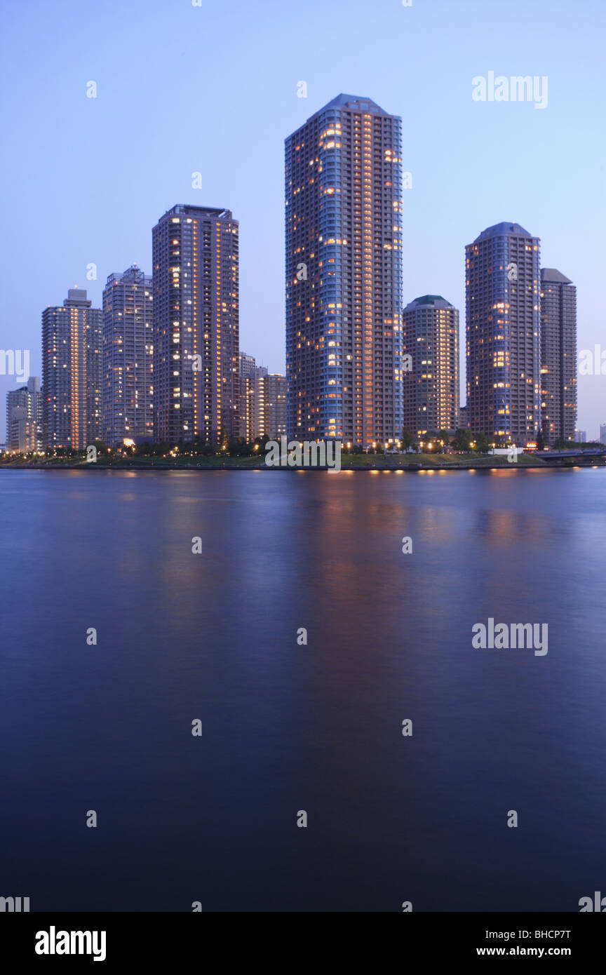 Skyscrapers beyond Sumida River Tokyo prefecture Japan Stock Photo - Alamy