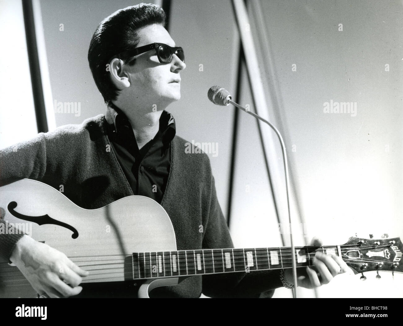 ROY ORBISON - US pop musician in 1964 Stock Photo - Alamy