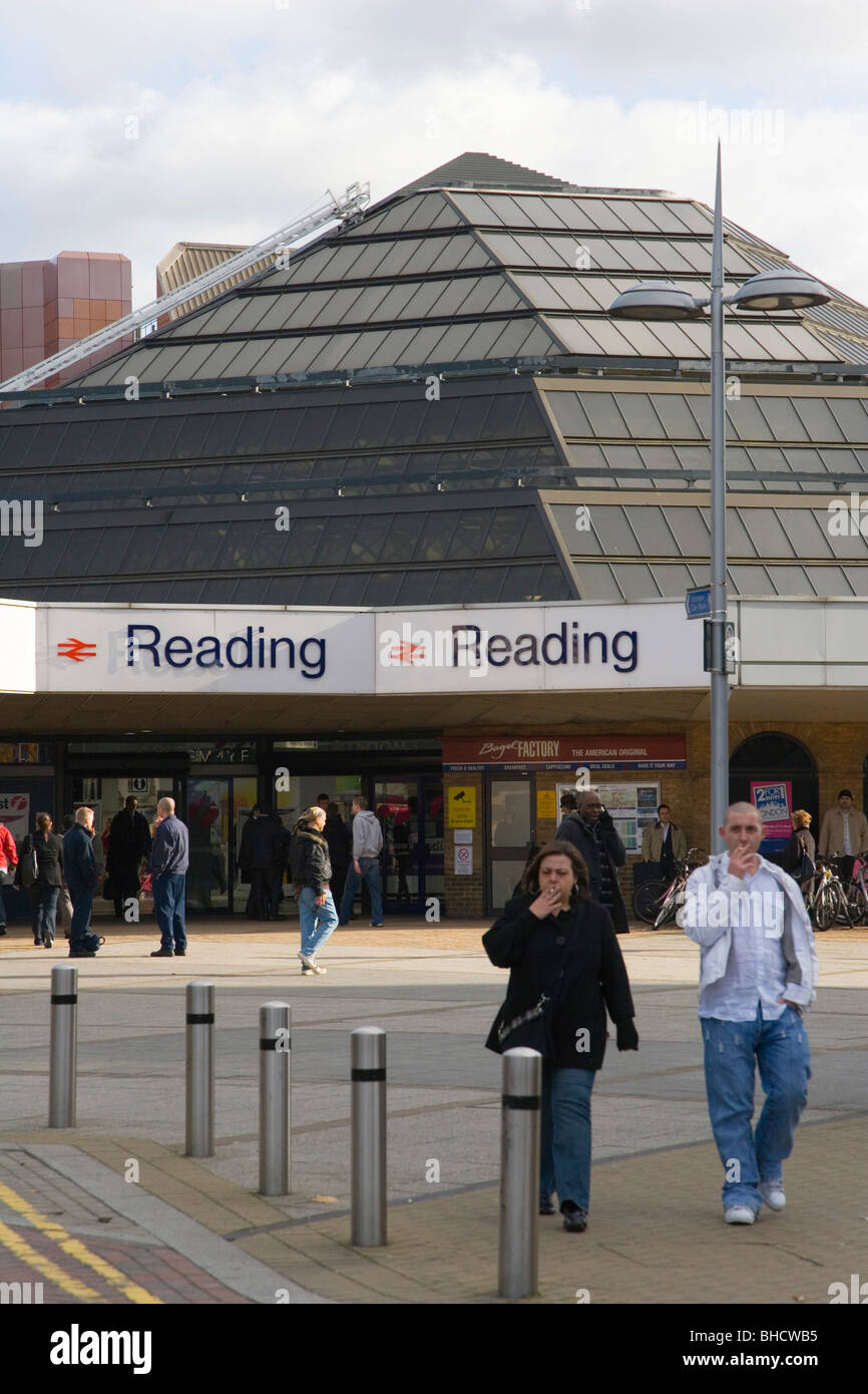 Reading railway station . Reading. Berkshire. UK Stock Photo - Alamy