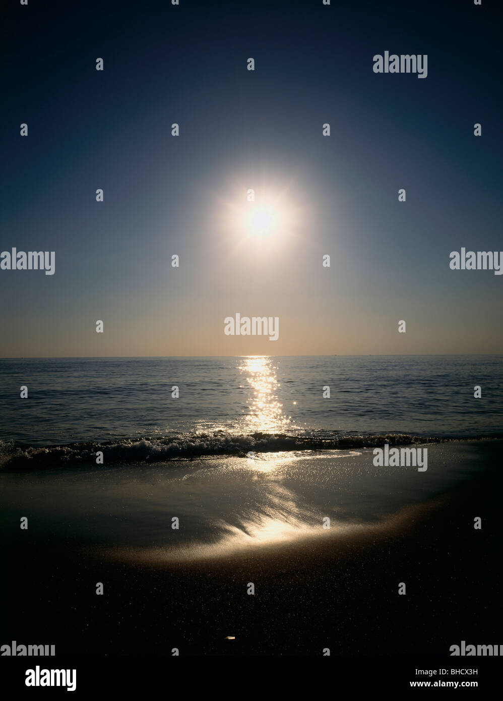 Sun rising over sea, Inamuragasaki, Kanagawa Prefecture, Japan Stock ...