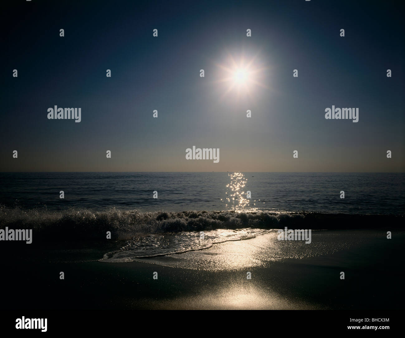 Sun rising over sea, Inamuragasaki, Kanagawa Prefecture, Japan Stock ...