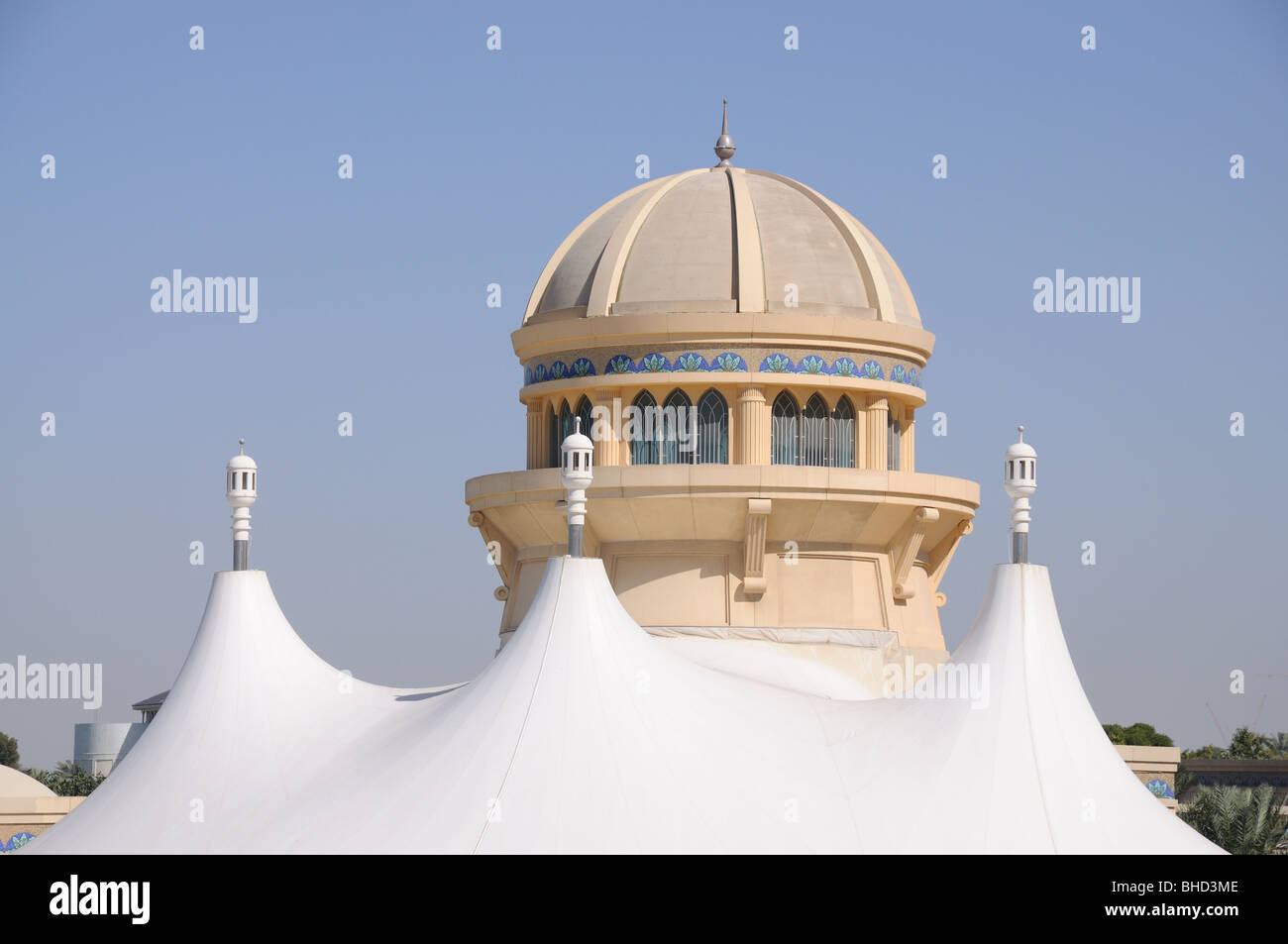 Uae arabic architecture hi-res stock photography and images - Alamy