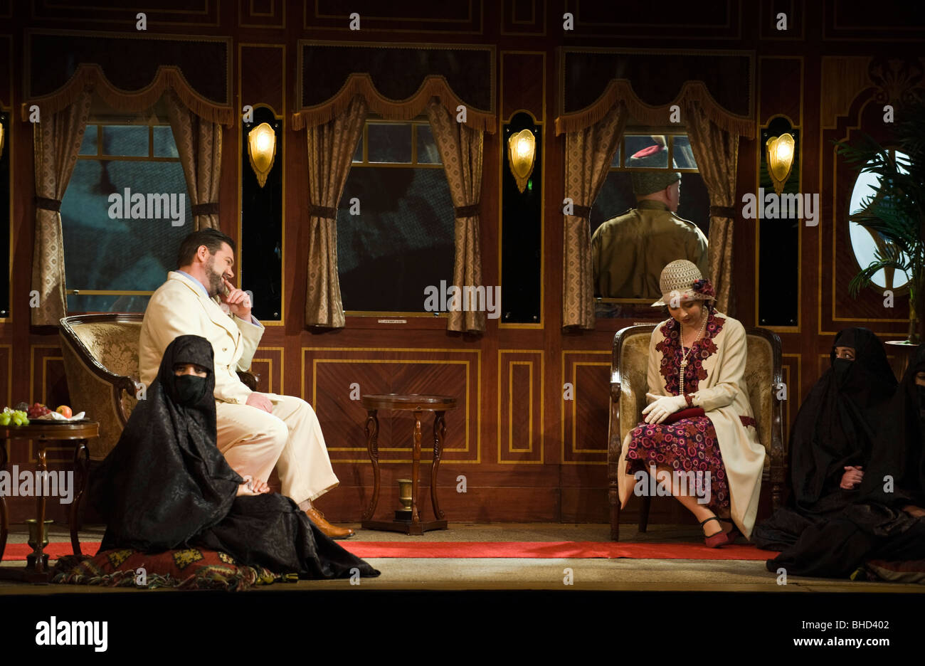 Baritone Simone Thorpe - Pasha Selim and soprano Lisette Oropesa ...