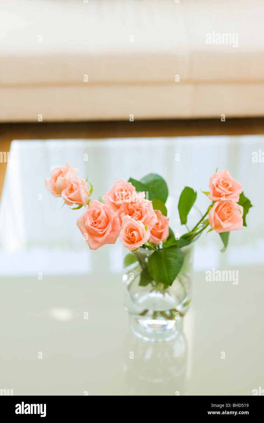 Bouquet pink roses coffee hi-res stock photography and images - Alamy