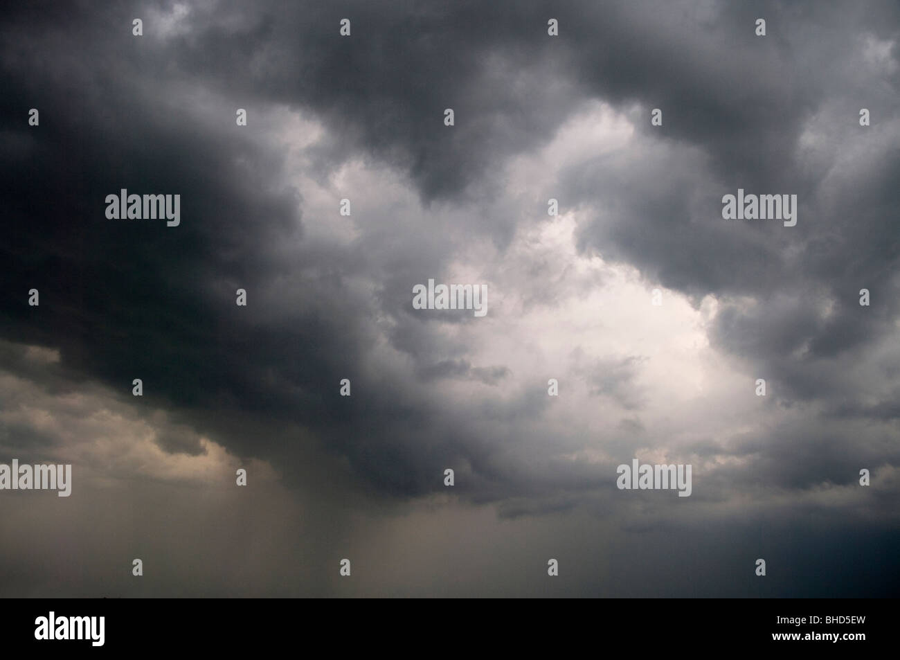 Ominous clouds hi-res stock photography and images - Alamy
