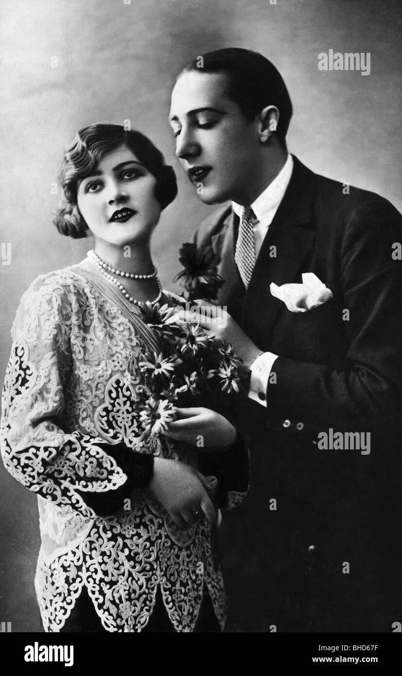 people, couples, lovers, picture postcard, circa 1920 Stock Photo - Alamy