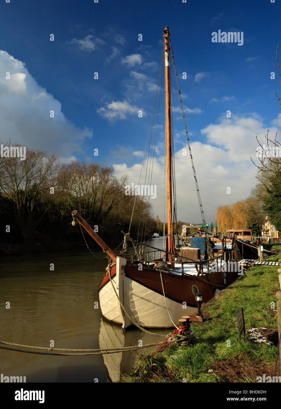 Sailing barge hi-res stock photography and images - Alamy